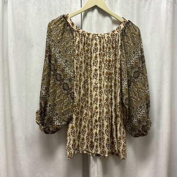 Gold Hawk | Tops | Gold Hawk Silk Blouse Button Front | Poshmark